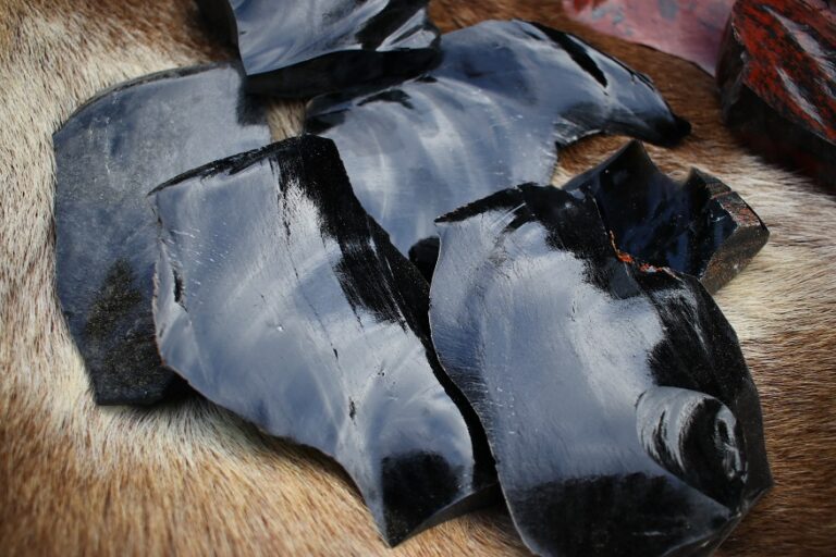 Obsidian Flakes and Spalls - HuntPrimitive